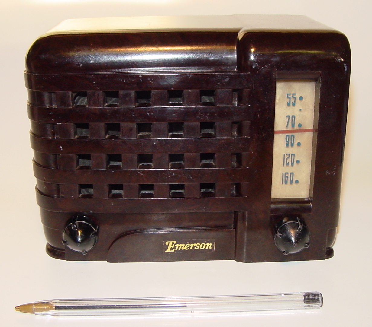 Emerson Model 540A 'Emersonette' Midget Radio (1947)