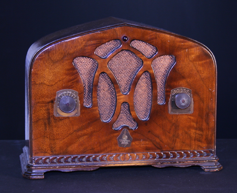 Emerson Model 250-AW All-Wave Compact (1933)