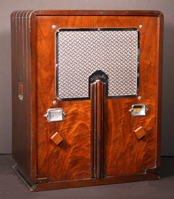 Majestic (Grigsby-Grunow) Model 461 Tombstone Radio (1933)