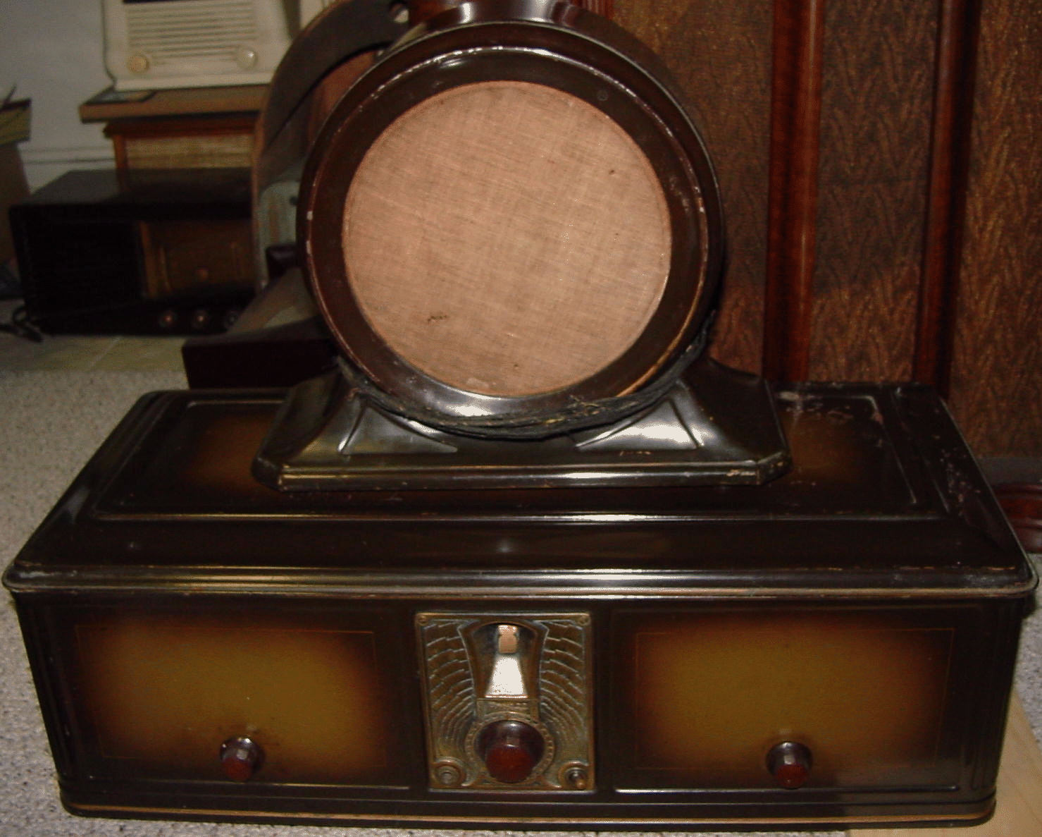 Philco Model 511 "Coffin" Radio with Model 211 Loud Speaker
