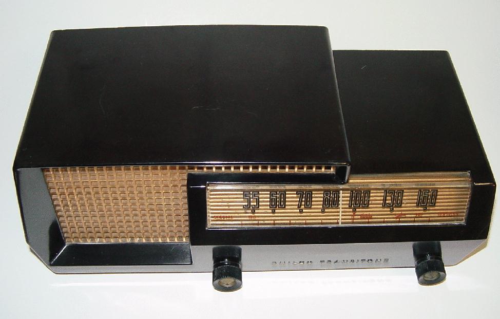 Philco Model 53-563 Split-Level Table Radio (1953)
