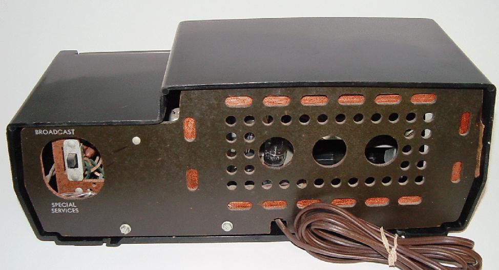 Philco Model 53-563 Split-Level Table Radio (1953)