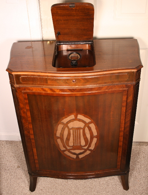 Philco 650H Lift-Top Console Radio (1936)