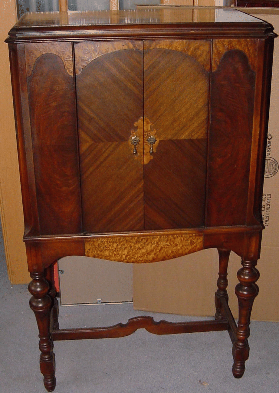 Philco Model 95 Highboy Radio (1929)