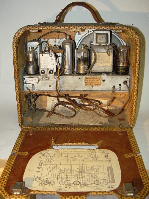 Philco Model PT-87 (PT87) Portable Tube Radio (1941)