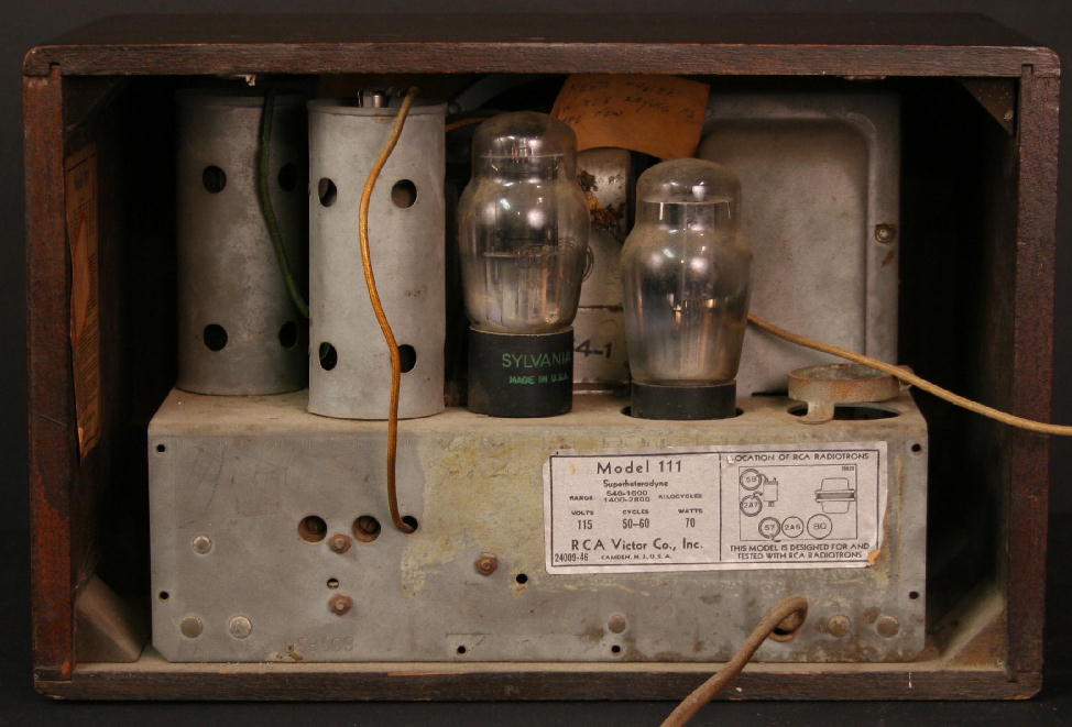 RCA Model 111 Compact Table Radio (1933)