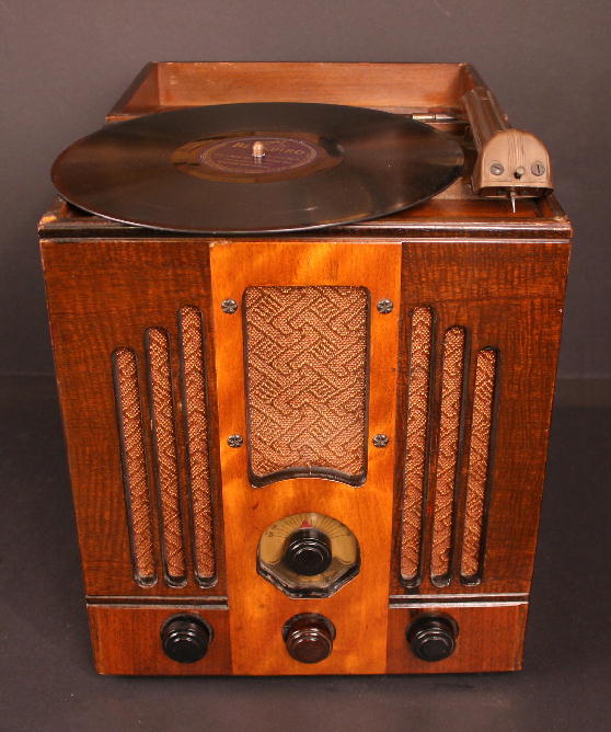 RCA Model 301 "Duo" Radio-Phonograph (1934)