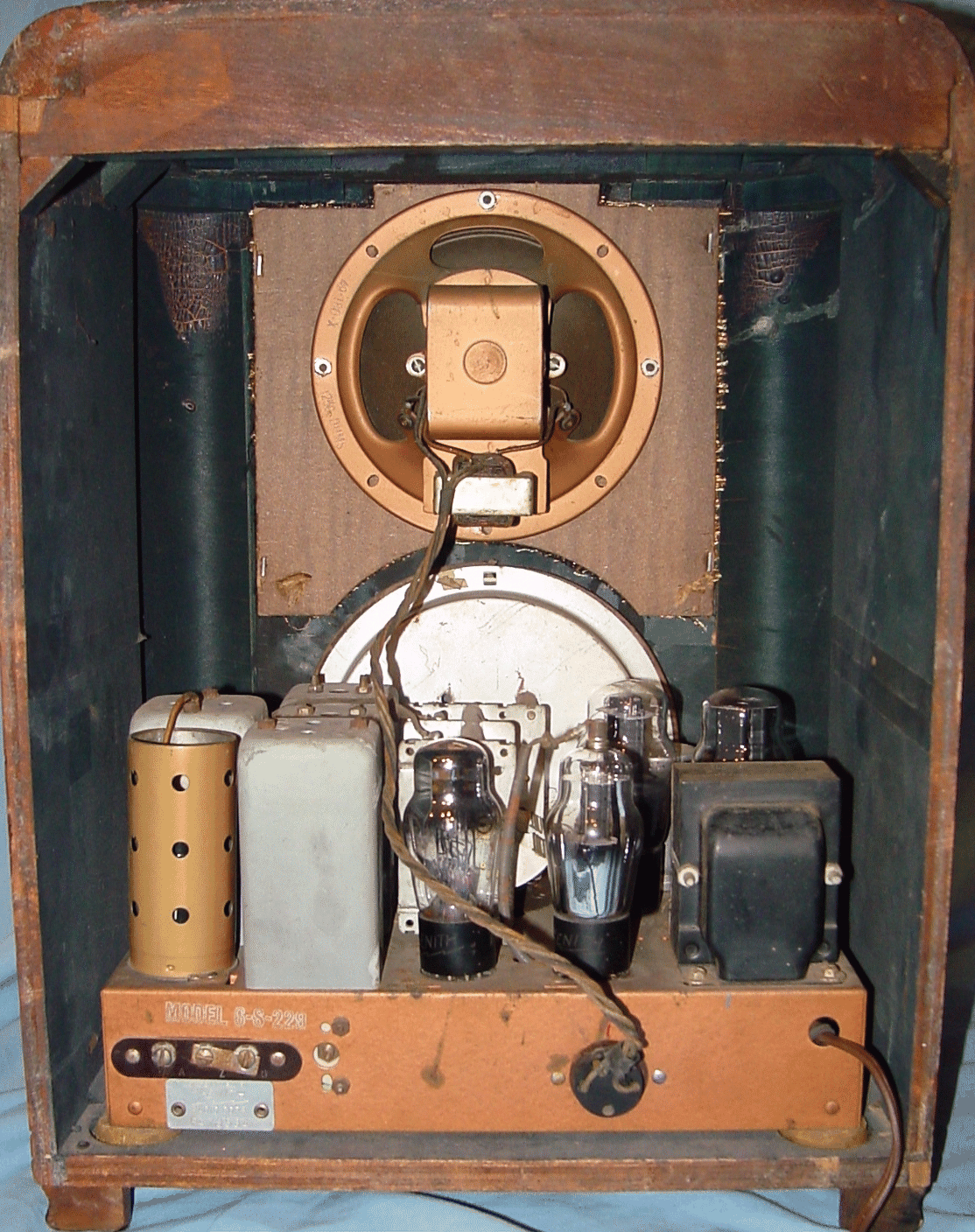 Zenith Model 6-S-229 (6S229) Tombstone Radio (1938)