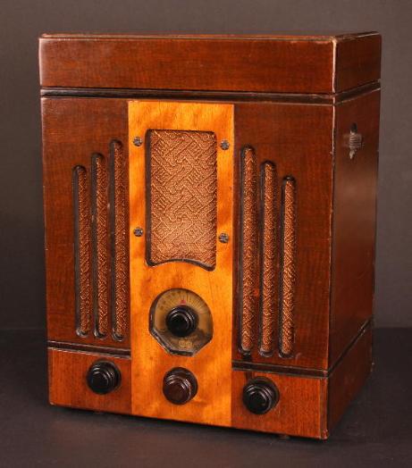 RCA Model 301 "Duo" Radio-Phonograph (1934)