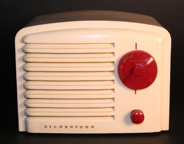 Silvertone Models 6166 & 6169 ''Midget' Tube Radios (1939)